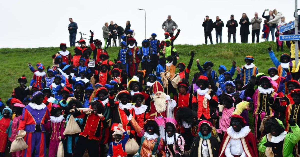 Tóch intocht van Sinterklaas in Yerseke, met zwarte pieten ...
