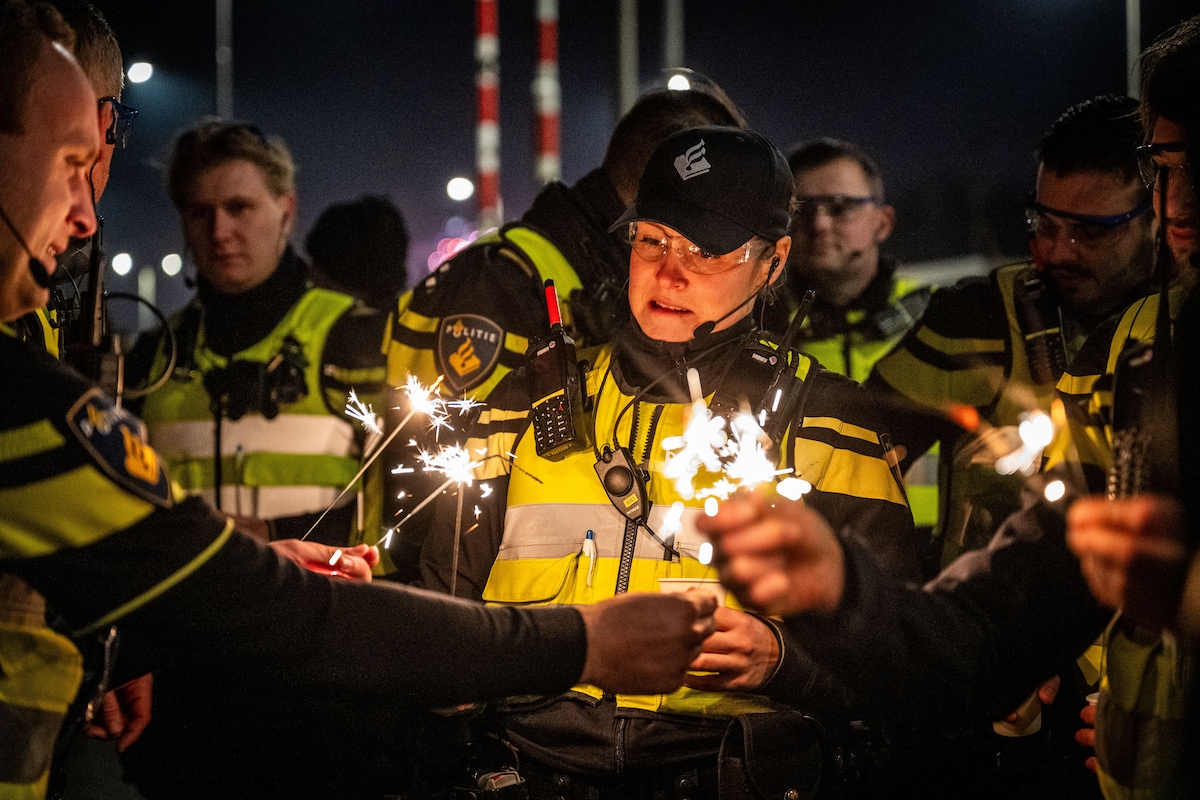 Justitieminister vindt geweld tegen hulpverleners ‘onacceptabel’, twee ...