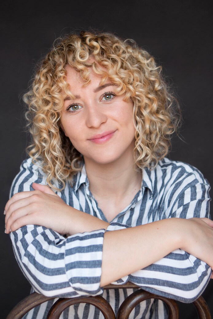 Middelburgse musicalactrice Ashanti Lavooij bezingt Zeeuwse ‘Thuishaven ...