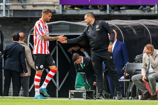 TransferTalk | Bekende van Heitinga in beeld als Ajax-keeper, Boukhari vertrekt bij Sparta ...