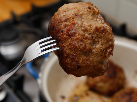 Advies: Maximaal één gehaktbal per week, voor een betere wereld ...