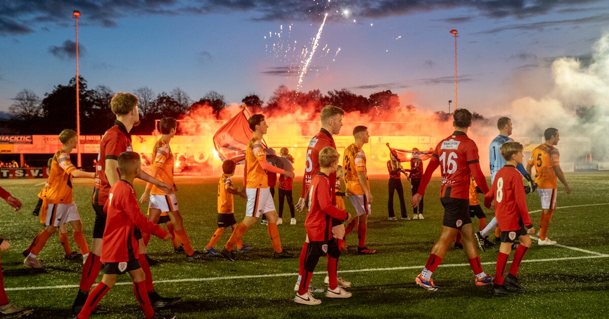 Knikkende knietjes spelen ‘Slag om de Vijver’ parten: Terneuzense derby eindigt voor 1500 ...