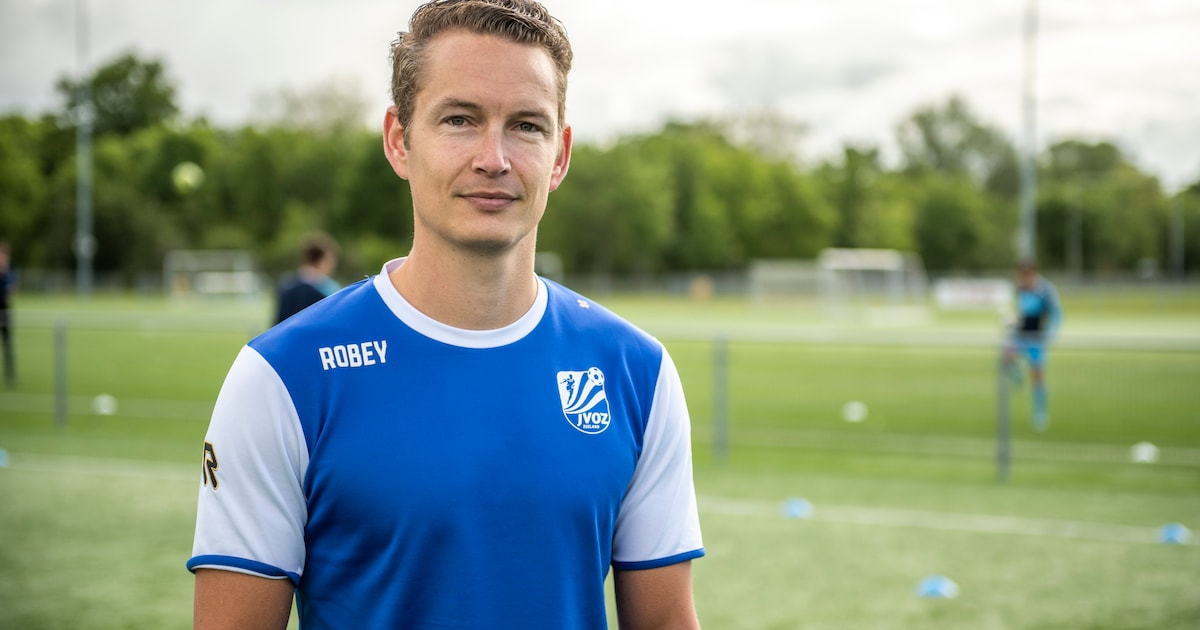 Kevin Hollander blijft trainer bij JVOZ, met hulp van zijn broer ...
