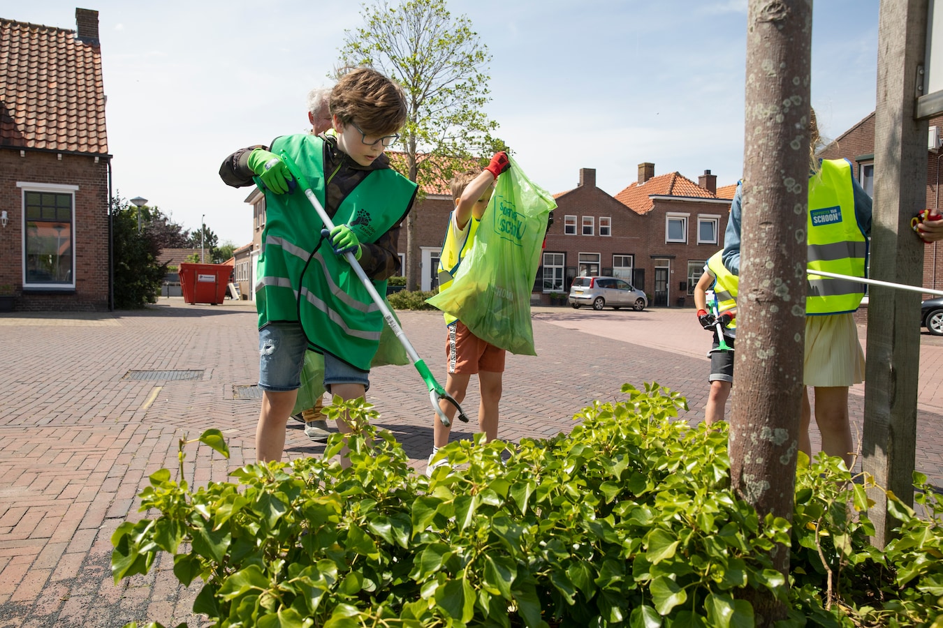 Condooms, wc-papier met poep en een telefoon: wie zwerfvuil raapt ...