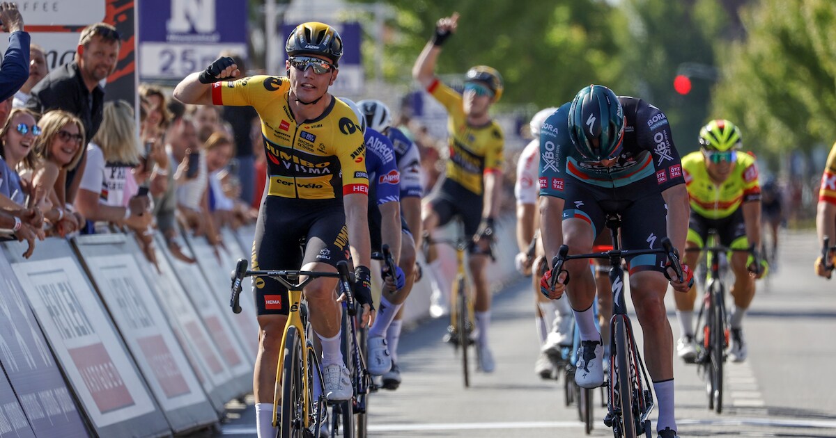 Tim van Dijke ideale lead-out voor winnende Olav Kooij | Sport in ...