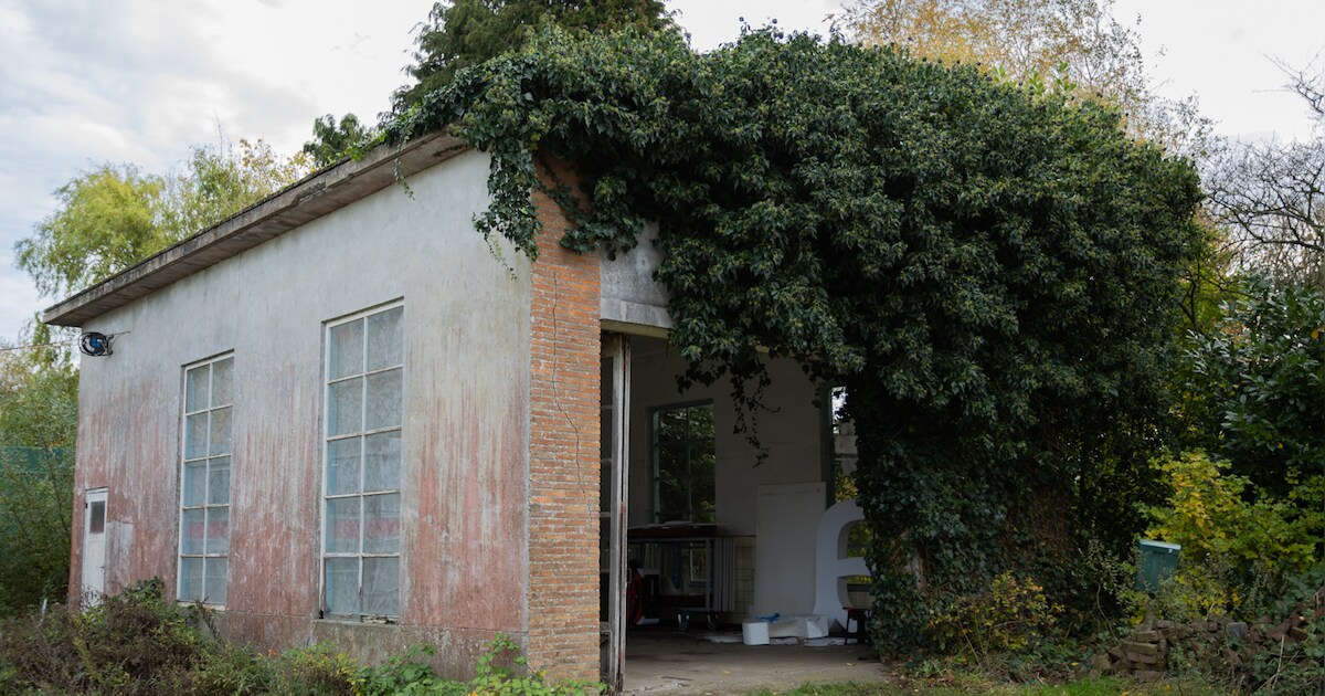 Parel van architectuur of gribus? Bond Heemschut wil smeerstation behouden | Sluis | PZC.nl