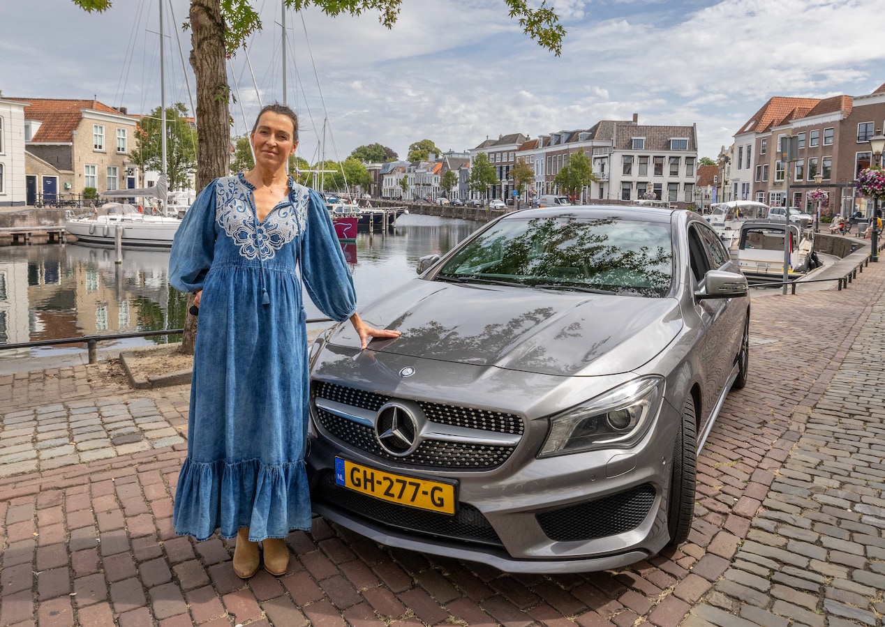 Magda behandelt haar Mercedes alsof het haar huis is: 'Ik poets hem ...