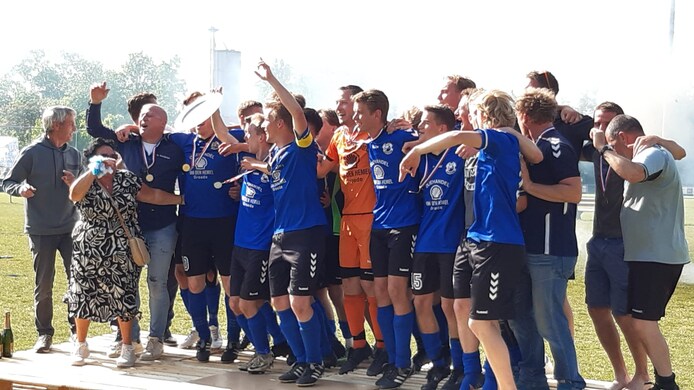 Groede is nu dan eindelijk kampioen, ook Vogelwaarde viert feest ...