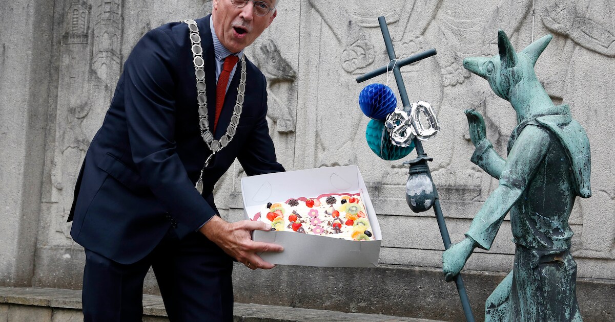 Er is er een jarig, dat kun je wel zien: het is Reynaert! | Regio | PZC.nl