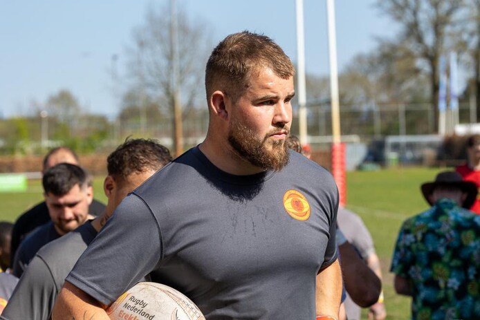 Zijn moeder zei dat het beter was om iets anders te gaan doen, nu ...