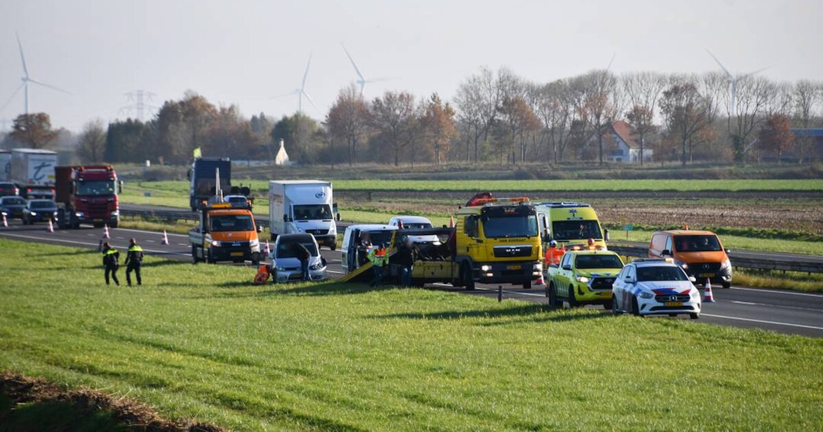 File door botsing met vrachtauto op A58 bij Krabbendijke | 112 nieuws Reimerswaal | PZC.nl