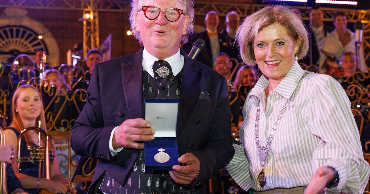 Koninklijke eer voor muziekvereniging uit Oud-Vossemeer | Tholen | PZC.nl
