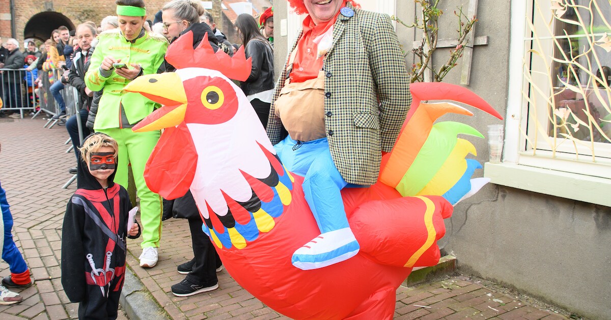 Haan de voorste staat tijdelijk aan de kant tijdens de optocht: ‘Maar ...