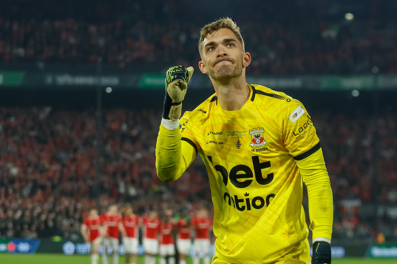 Dit is Jari De Busser, de bekerheld van Go Ahead Eagles: ‘Hij ging eerst naar de keeper van AZ ...