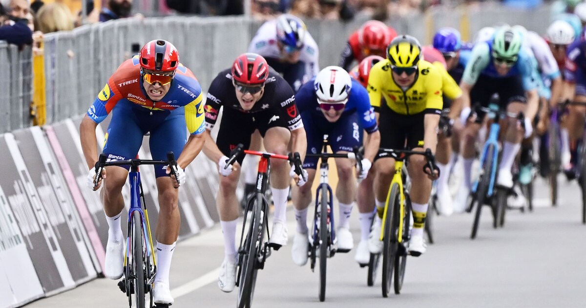 Tim van Dijke in toptien Tirreno, broer Mick verliest de witte trui in ...