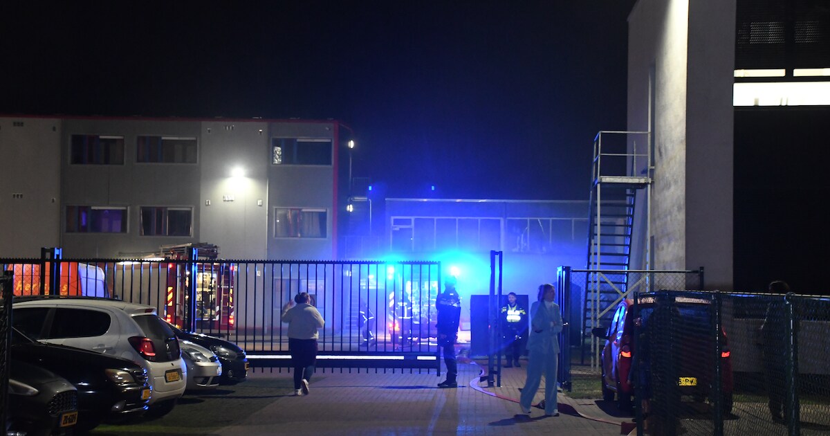 Brand in wasruimte van woongebouw aan de Adriaen Coortelaan in ...