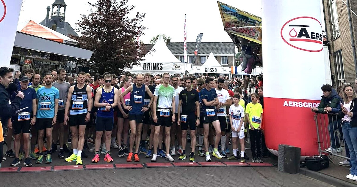 Vlaming Steven de Muyt wint stadsloop Biervliet | Sport in Zeeland | PZC.nl