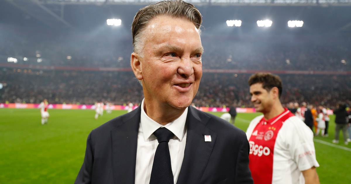 Louis van Gaal weet hoe Ajax er weer bovenop kan komen: ‘Als ze mijn ...