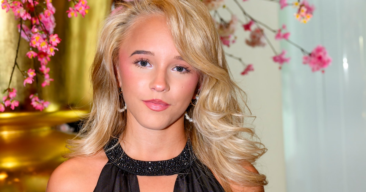 Emma Kok zet bijzonder cadeau bij graf Jade Kops en Mikky de Jong ...