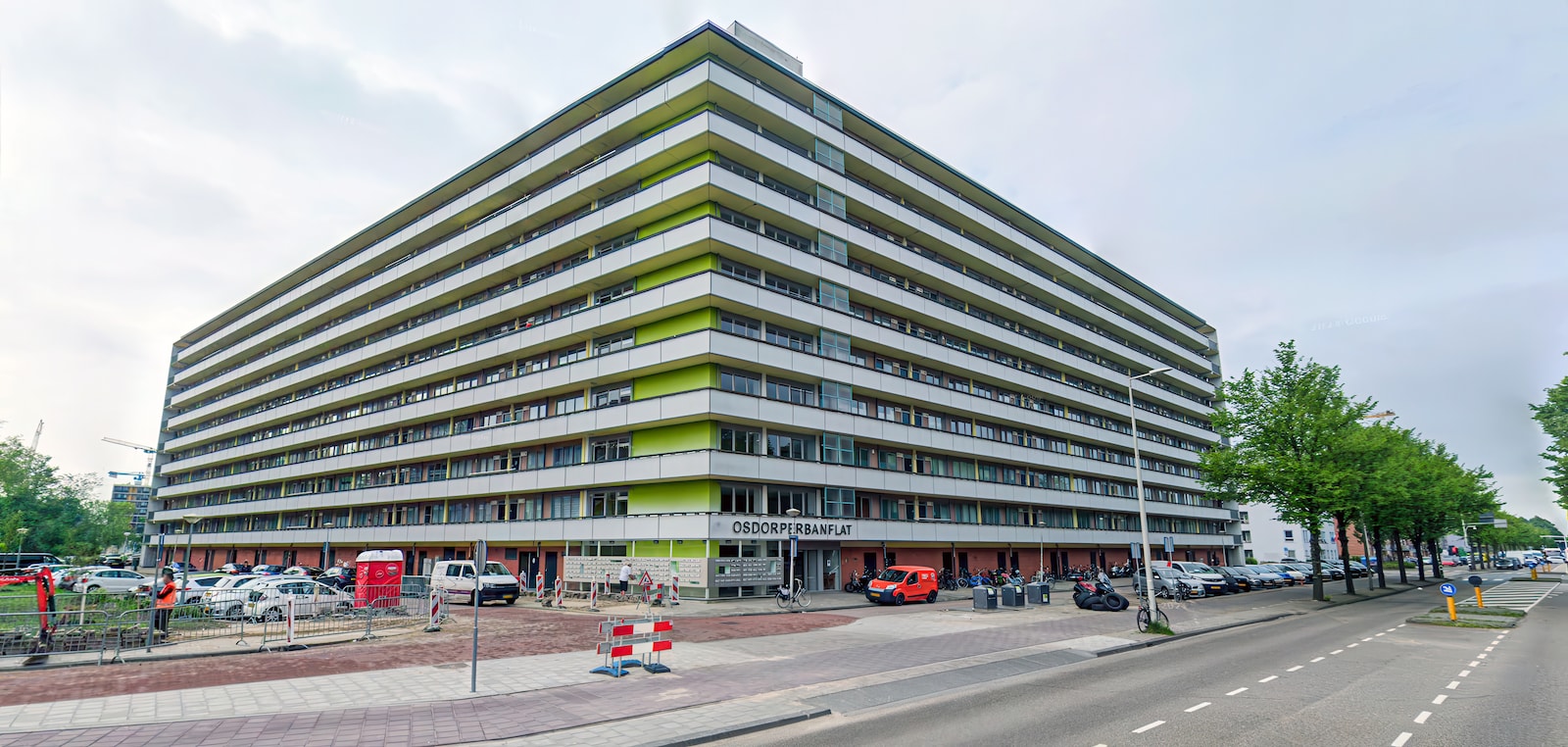 Ongeluk stapelt zich op bij familie S10: broer in coma, politieonderzoek en ruit ingegooid ...