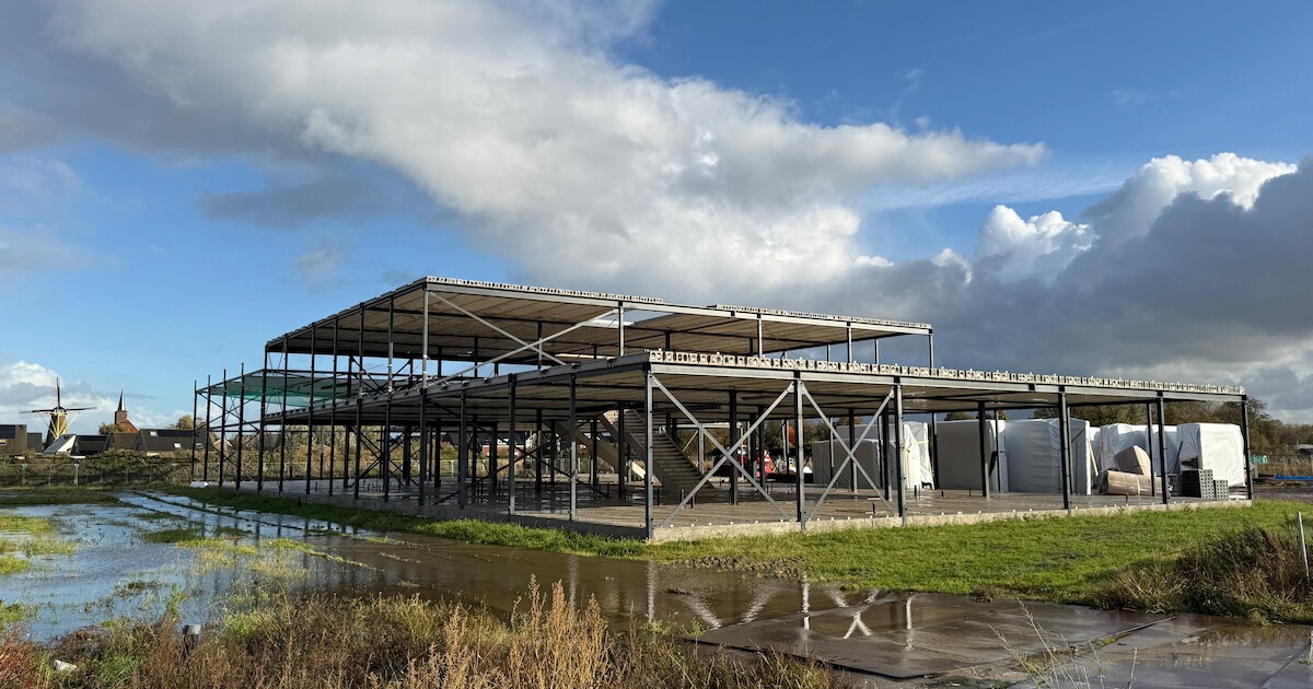 Beetje bij beetje krijgt de veelbesproken multifunctionele accommodatie in Hoek vorm | Terneuzen ...