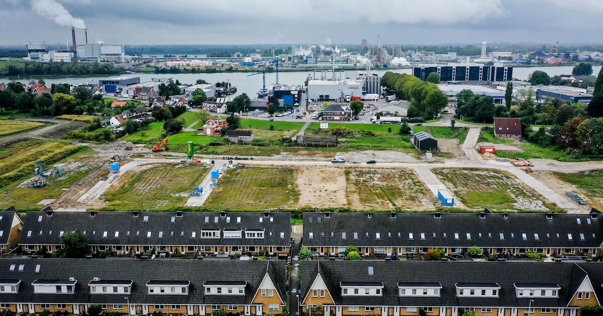 Weer ophef om vervuilde grond in Baanhoek-West | Regio | PZC.nl