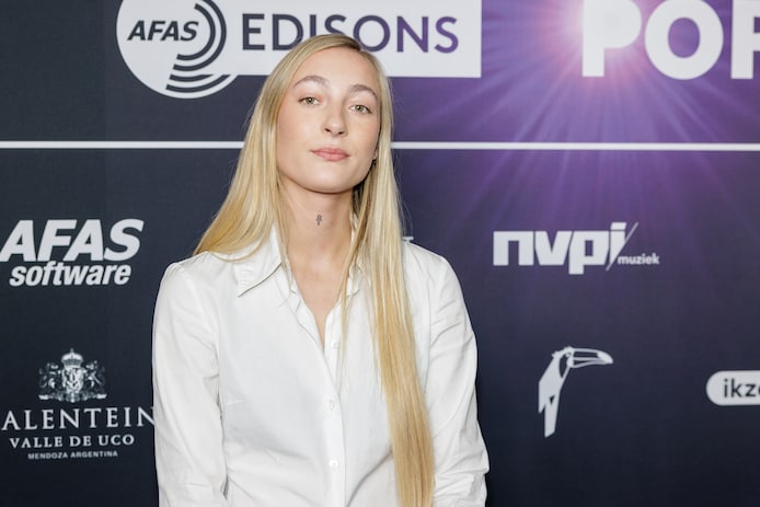 Tweelingbroer van zangeres S10 overleden | Show | pzc.nl