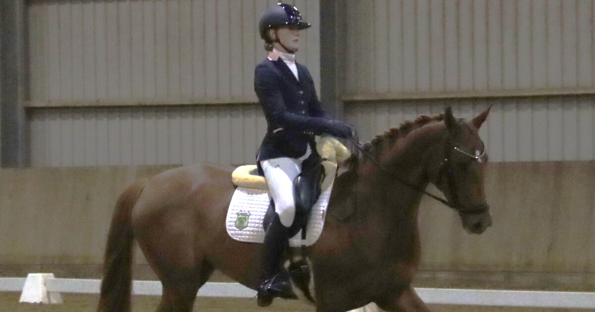 Maudi Baas rijdt met ‘cadeautje’ twee keer op rij naar de overwinning ...