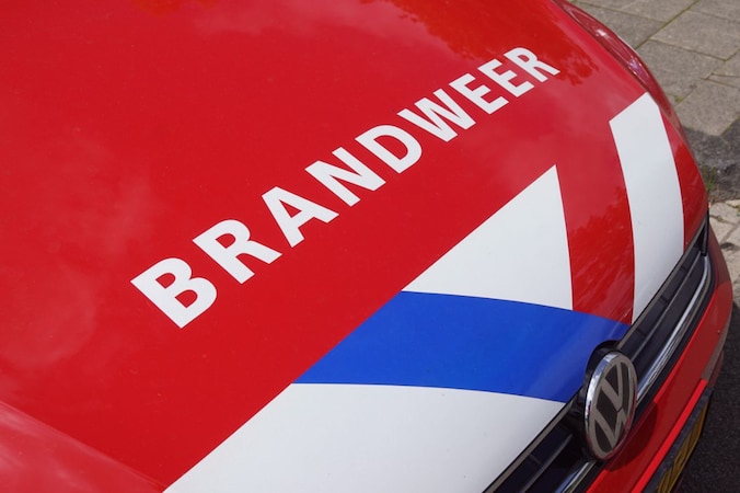Voertuigbrand op Slabbecoornweg op Tholen | Regio | PZC.nl
