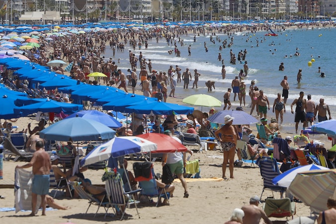 Oplichter (59) verhuurt huizen in Benidorm die niet van hem zijn ...