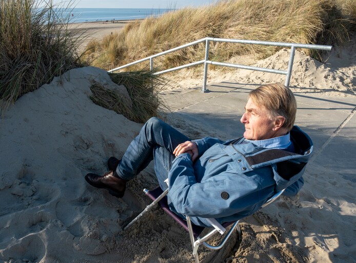 Nieuwe plaatsen voor ‘mijmerbankjes’ vanwege drukte op dijk bij ...