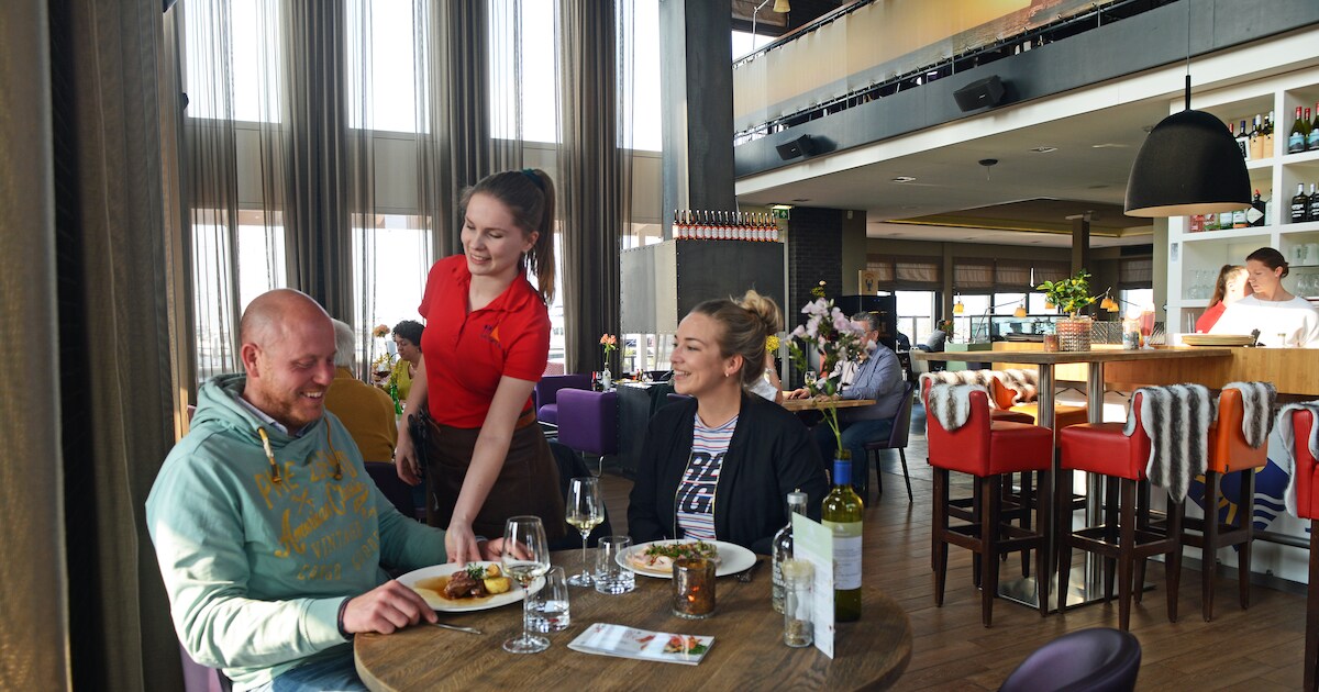 Het mes zoeft door de haas | Uit Eten | pzc.nl