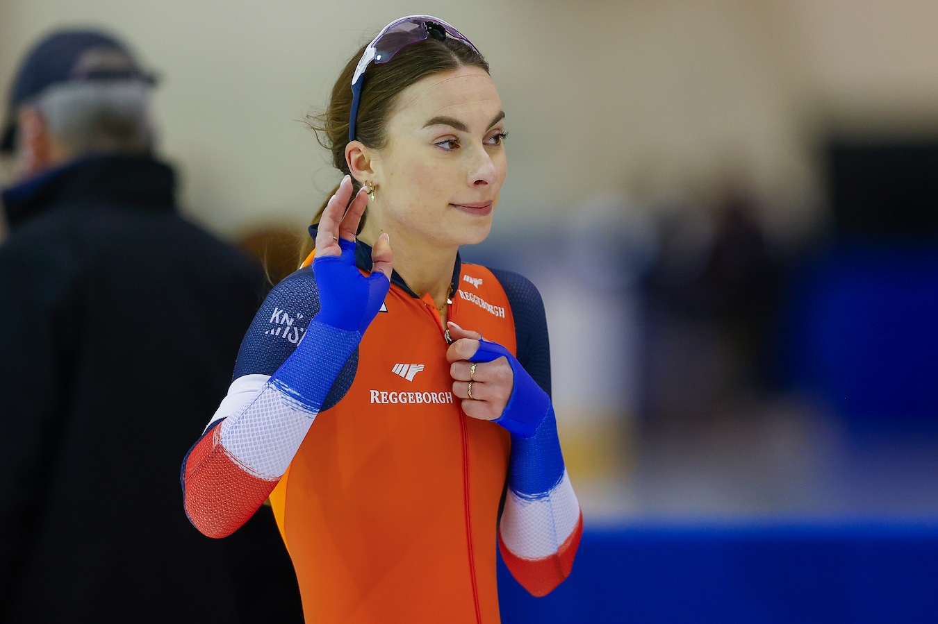 Femke Kok wint overtuigend 500 meter in Milwaukee, Bergsma en ...