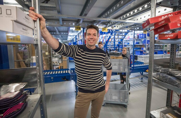 Vakbond en OR tegen terugkeer oud-directeur Bax Music: ‘Hij heeft het ...