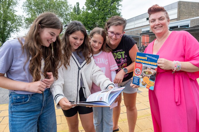 Bossenburgh in geuren, kleuren en smaken: kinderen en ouders maken cultureel kookboek ...