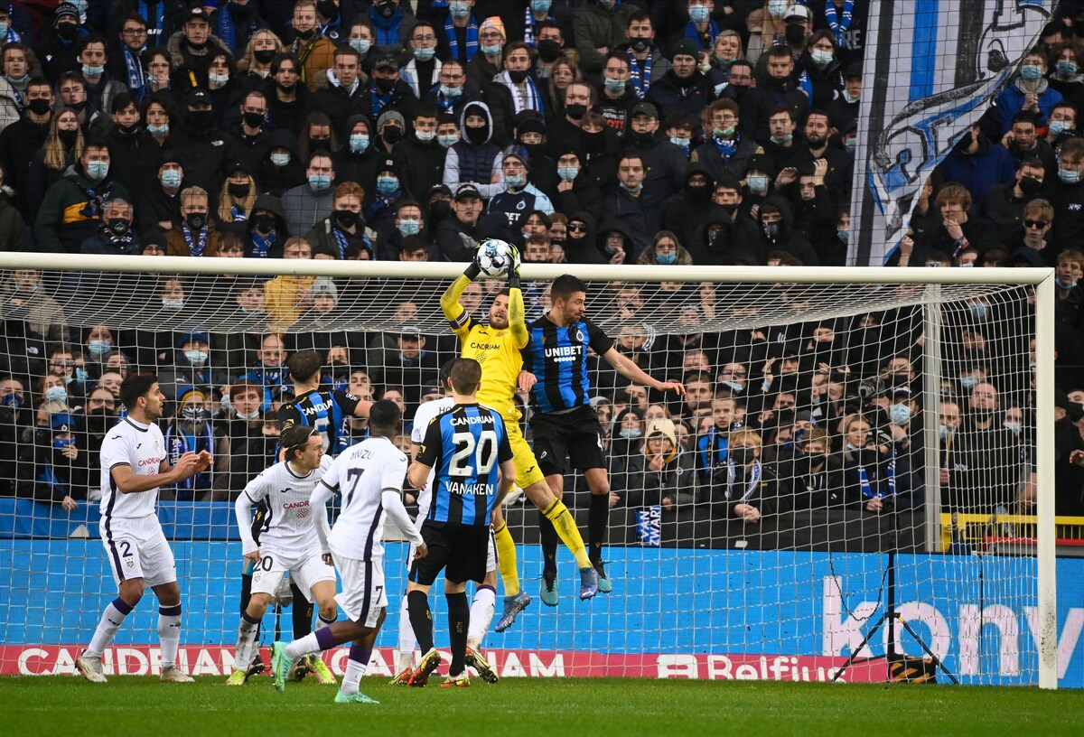 Brugse burgemeester veroordeelt racistische uitspraken in Jan ...