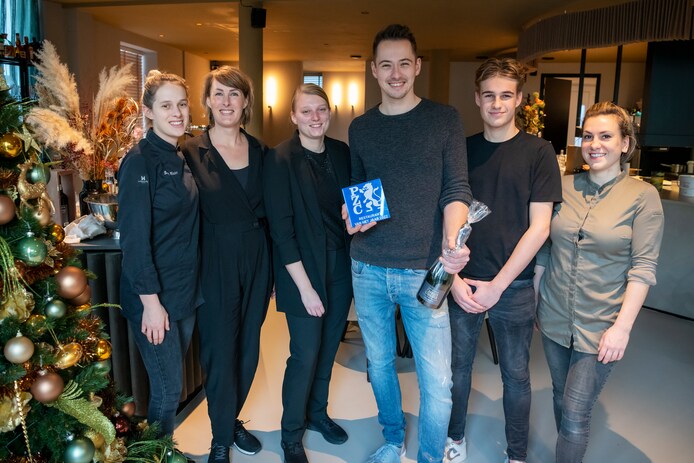 State in Hulst wint PZC Award Beste Restaurant 2022. Chef Michiel van ...
