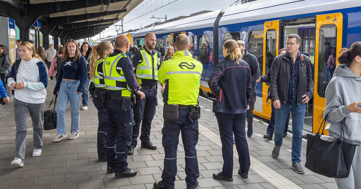 NS is overlast op station Goes zat; speciaal NS-team deelt honderden ...