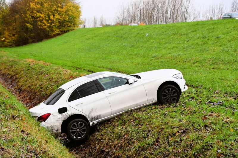 Automobilist naar het ziekenhuis na ongeval op A58 bij Kapelle | Regio ...