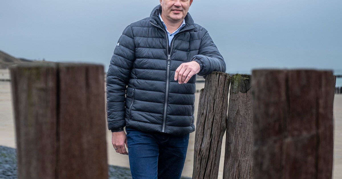 Dagje strand? Flesjes bij het plastic, glas en restafval apart ...