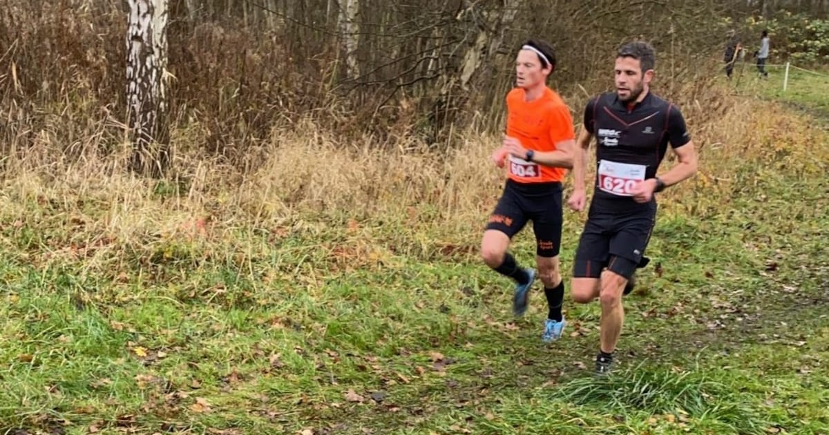 Harde wind, regen en blubber: Kustmarathonwinnaar Tim Pleijte wint Den ...