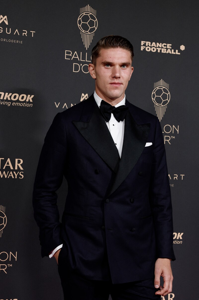 LIVE Ballon d’Or-gala | Gasten arriveren op rode loper in Parijs ...