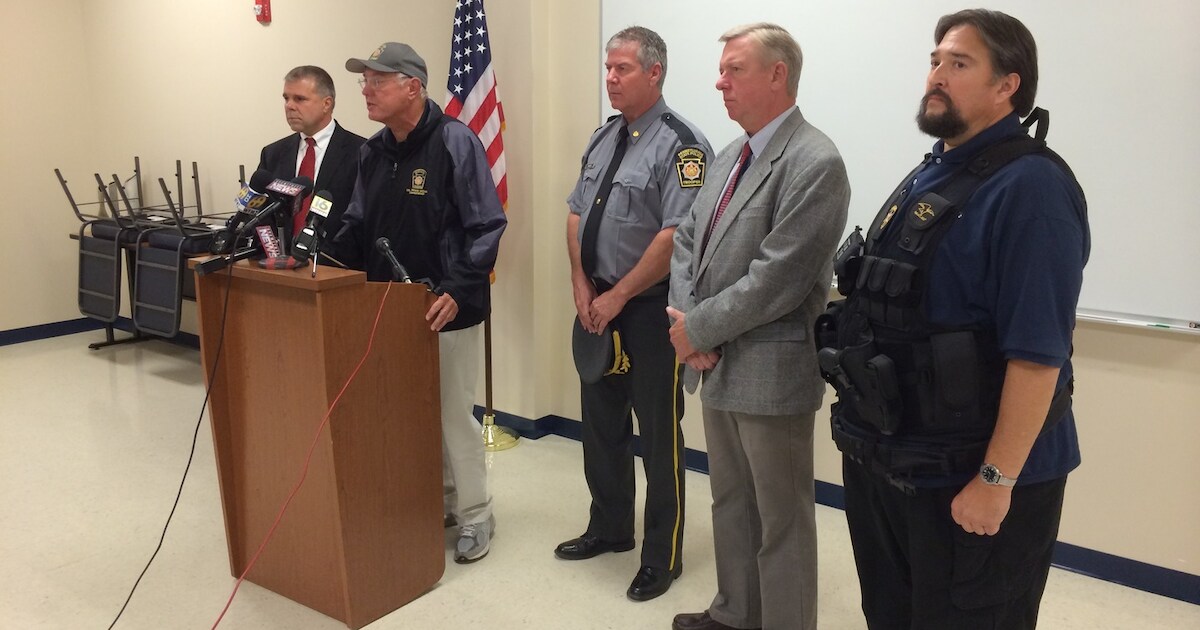 Klopjacht op schutter VS na dood politieagent | Buitenland | PZC.nl