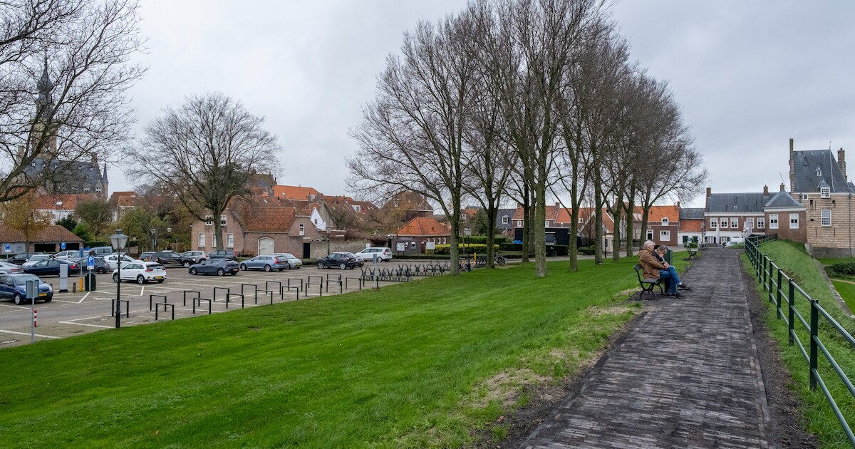 Kwart miljoen minder parkeergeld voor Veere door matige zomer en lagere ...