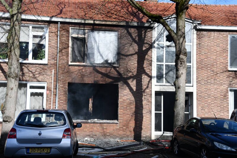 Auto brandt volledig uit, woning even later ook: weer onrust in ...