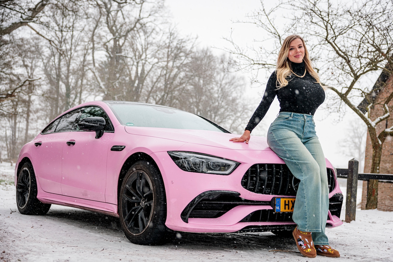 Luxy Dutch (25) is een ster op OnlyFans: ‘Ik begon met een masker, nu ...