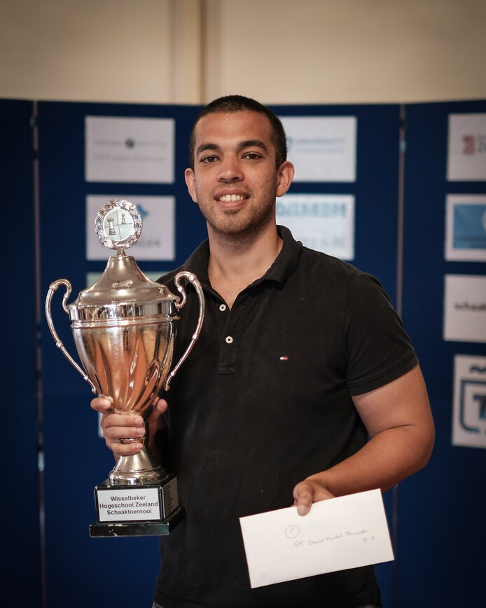 Fernandez is het duveltje uit een doosje in Vlissingen | Sport in ...